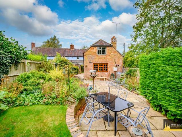 3 bedroom cottage for sale