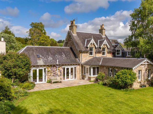 3 bedroom cottage for sale