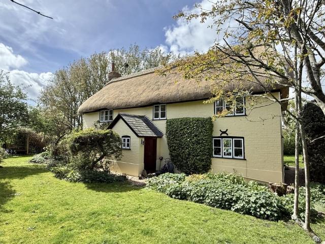 3 bedroom cottage for sale