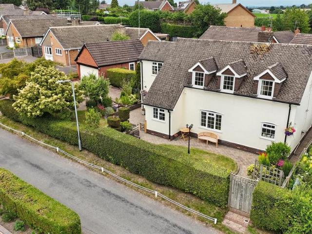 3 bedroom cottage for sale