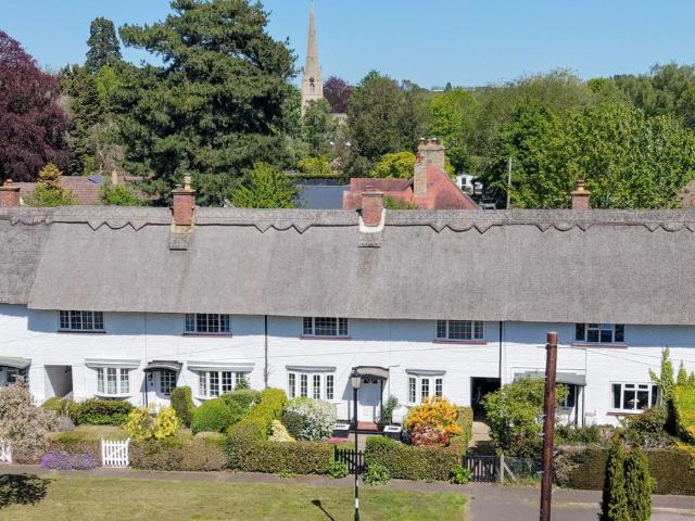 3 bedroom cottage for sale
