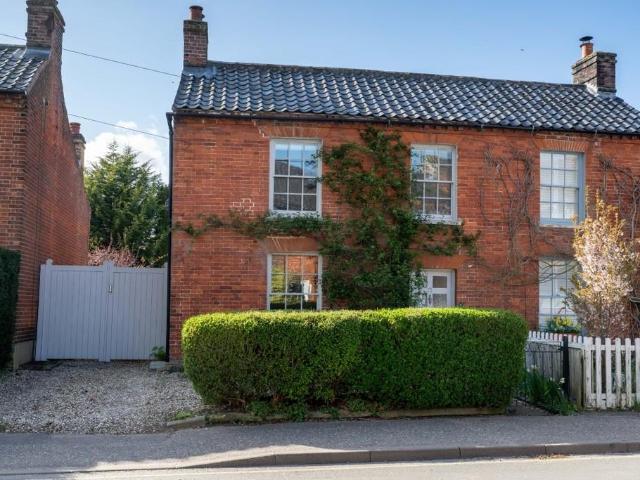 3 bedroom cottage for sale