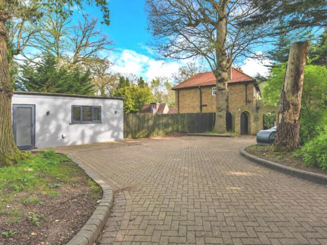 3 bedroom cottage for sale