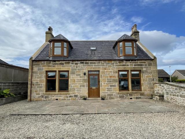 3 bedroom cottage for sale