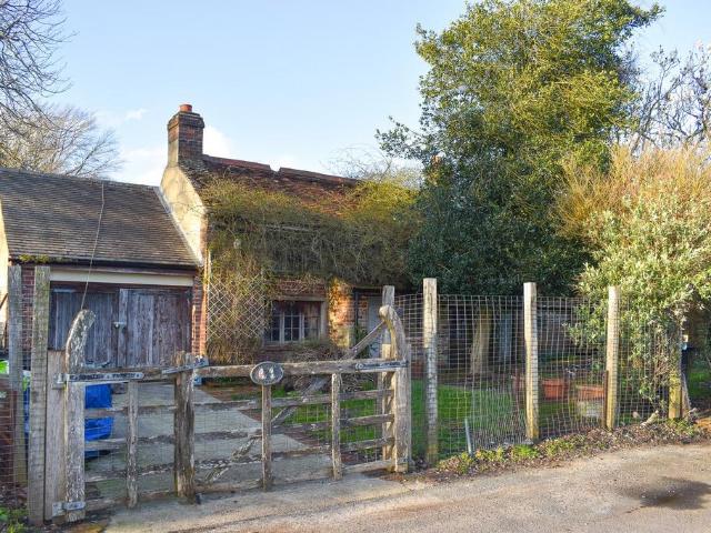3 bedroom cottage for sale