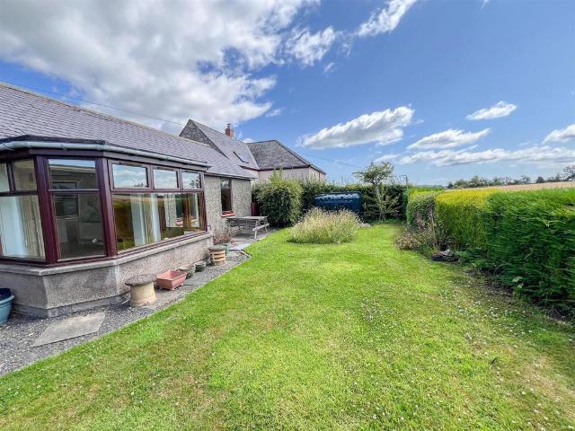 3 bedroom cottage for sale