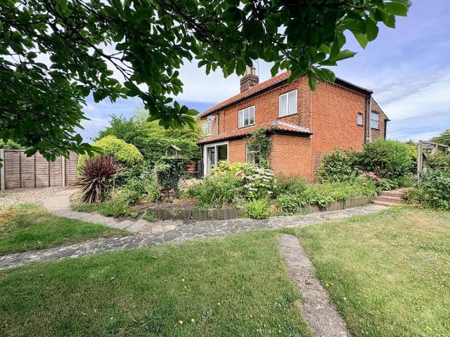 3 bedroom cottage for sale