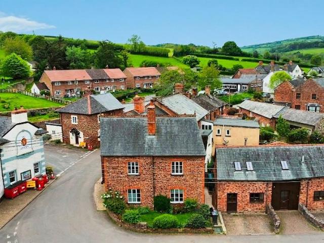 3 bedroom cottage for sale