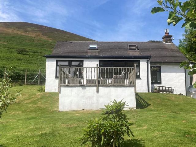 3 bedroom cottage for sale