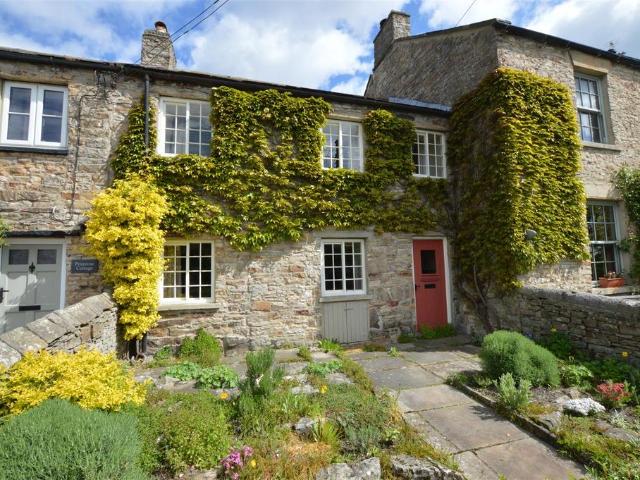 3 bedroom cottage for sale