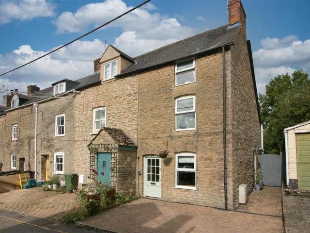 3 bedroom cottage for sale