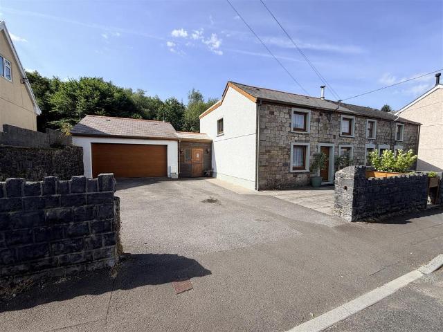 3 bedroom cottage for sale