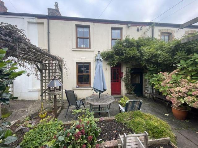 3 bedroom cottage for sale