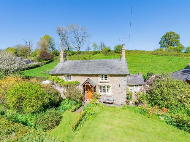 3 bedroom cottage for sale