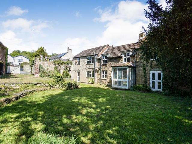 3 bedroom cottage for sale