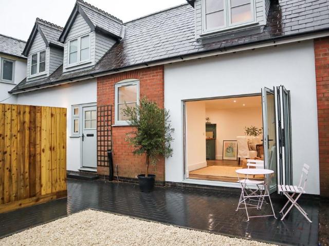3 bedroom cottage for sale