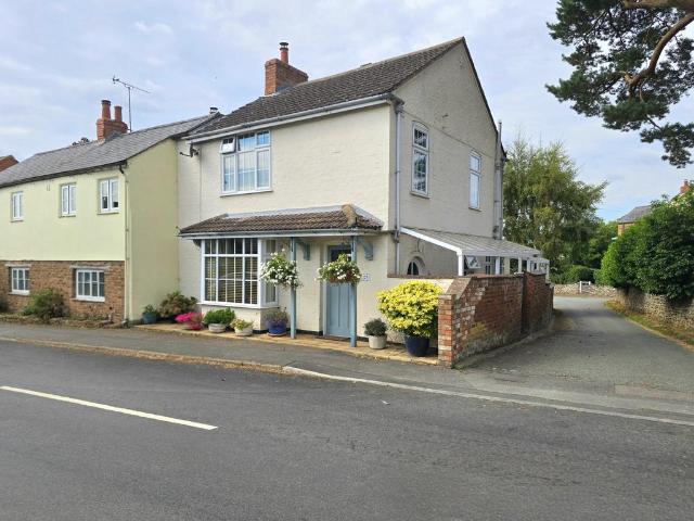 3 bedroom cottage for sale