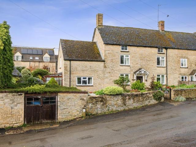 3 bedroom cottage for sale