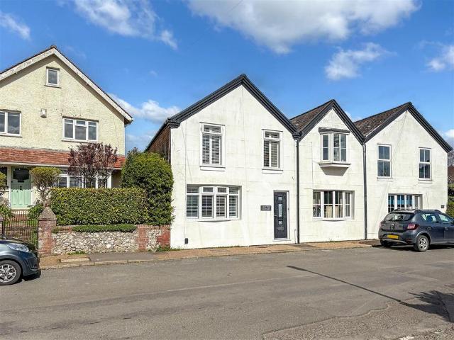 3 bedroom cottage for sale