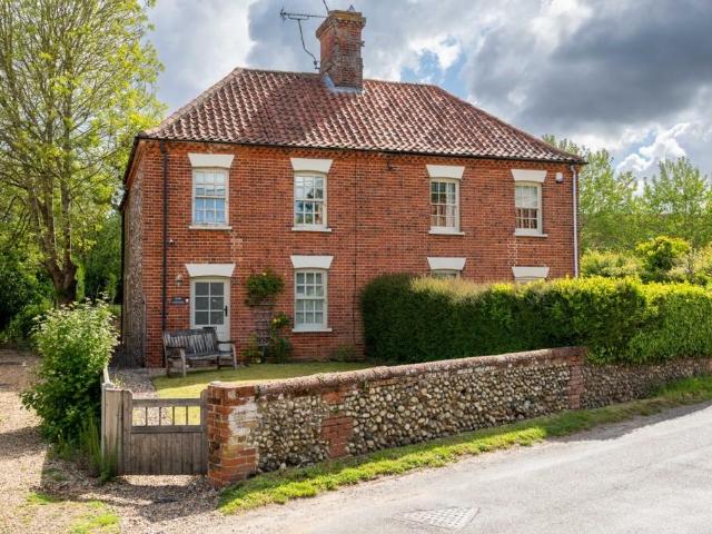 3 bedroom cottage for sale