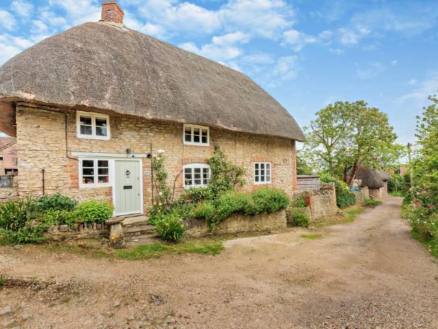 3 bedroom cottage for sale