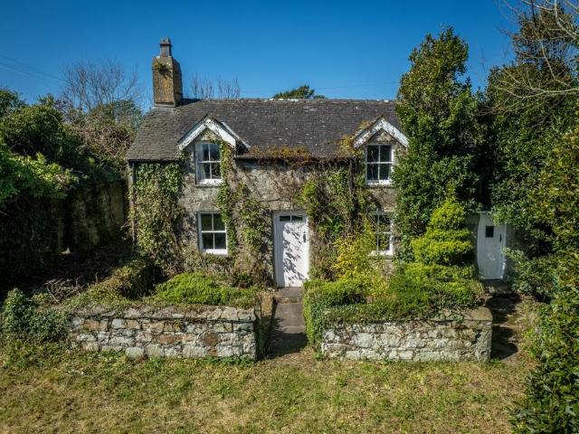 3 bedroom cottage for sale