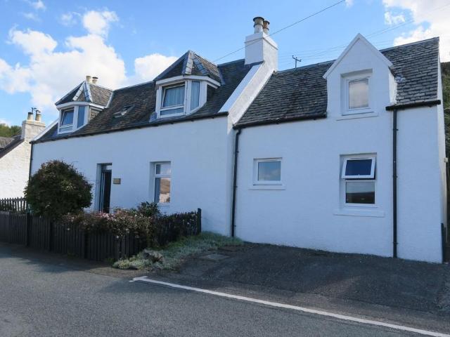 3 bedroom cottage for sale