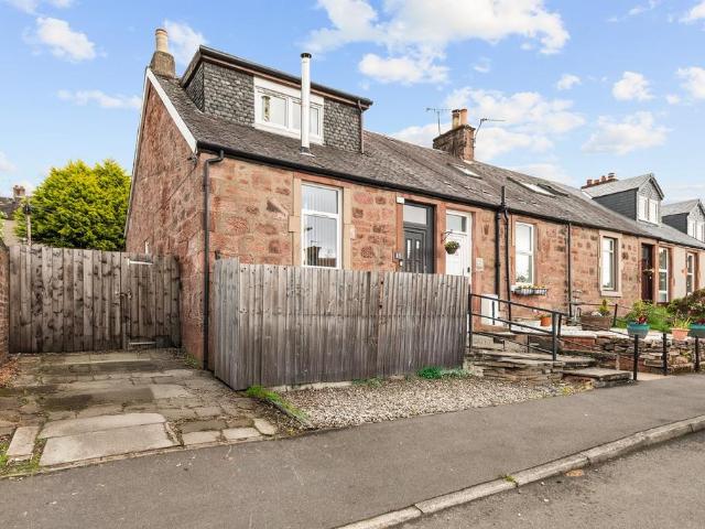3 bedroom cottage for sale