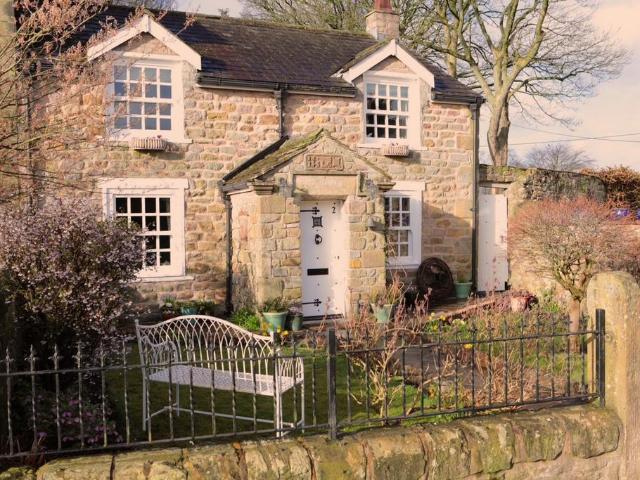 3 bedroom cottage for sale