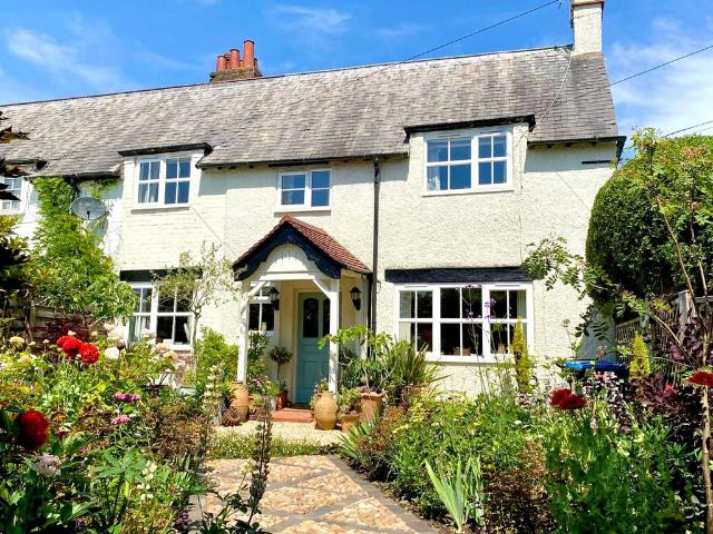 3 bedroom cottage for sale