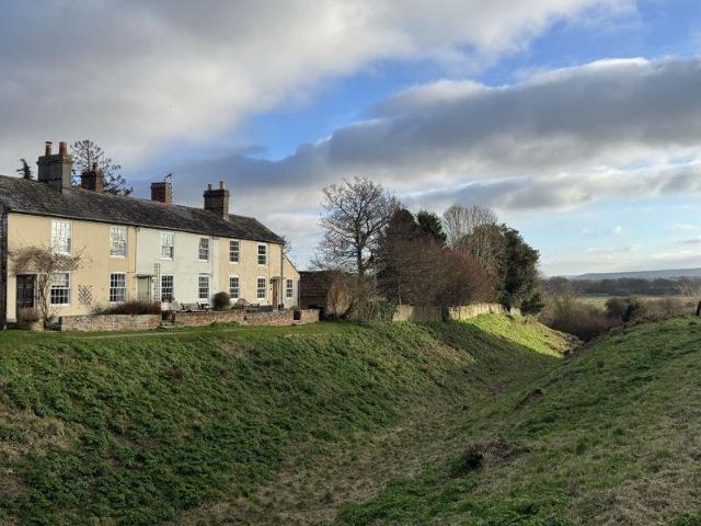 3 bedroom cottage for sale