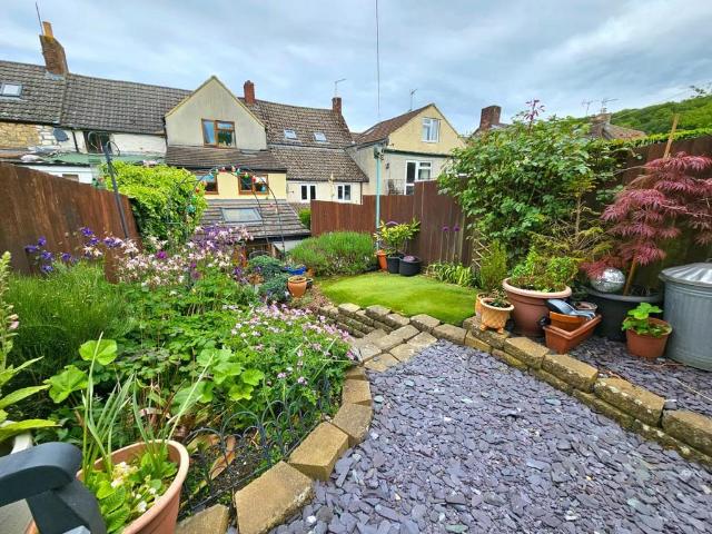 3 bedroom cottage for sale