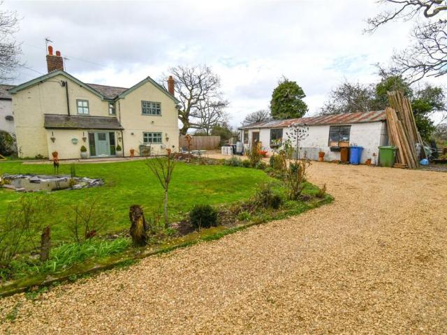3 bedroom cottage for sale