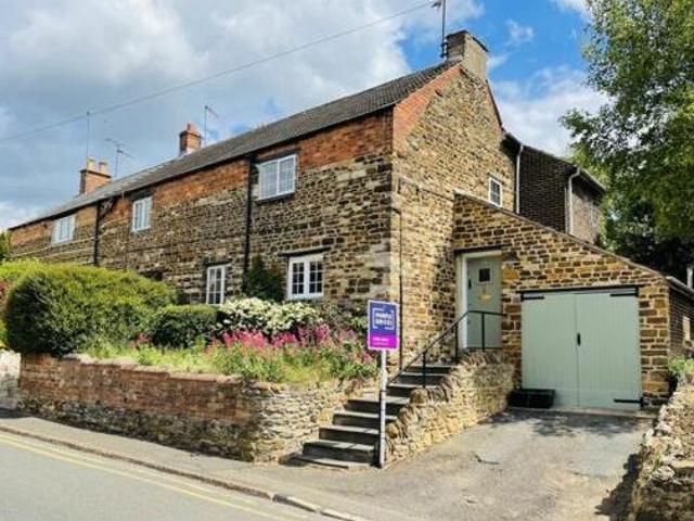 3 Bedroom Cottage For Sale In Wootton, Northampton
