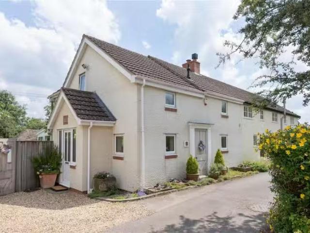 3 bedroom cottage for sale in Birches Lane, Withybed Green, Al.