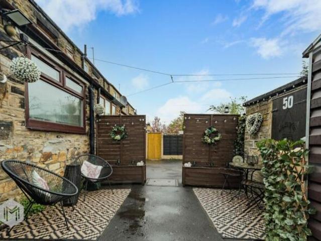 3 bedroom cottage for sale in Bradshaw Brow, Bolton, BL2
