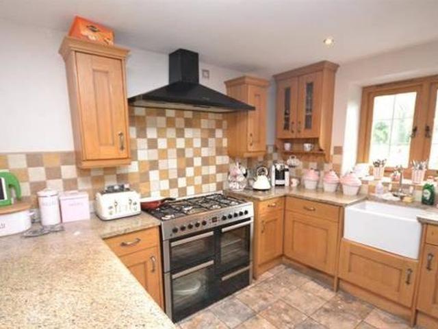 3 bedroom cottage for sale in Carisbrooke High Street Carisbrooke Newport Isle of Wight PO30