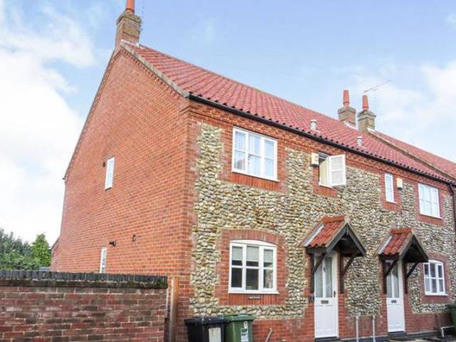 3 bedroom cottage for sale in Caston Close Holt NR25
