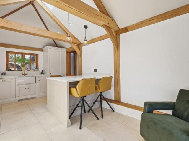 3 bedroom cottage for sale in Chelmsford Road, Shenfield, CM15