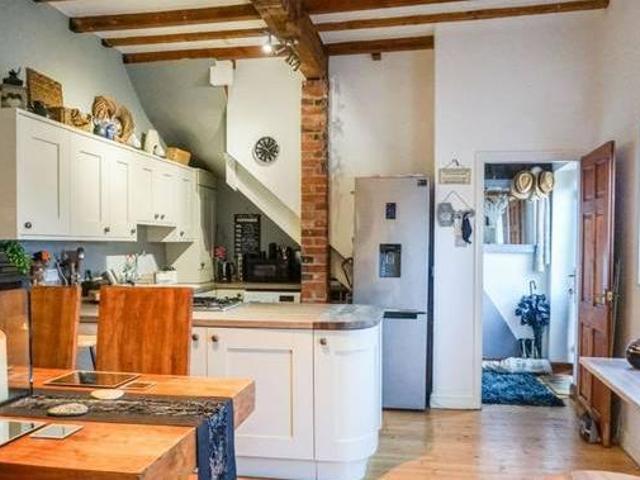 3 bedroom cottage for sale in High Street Collingham Newark NG23 NG23