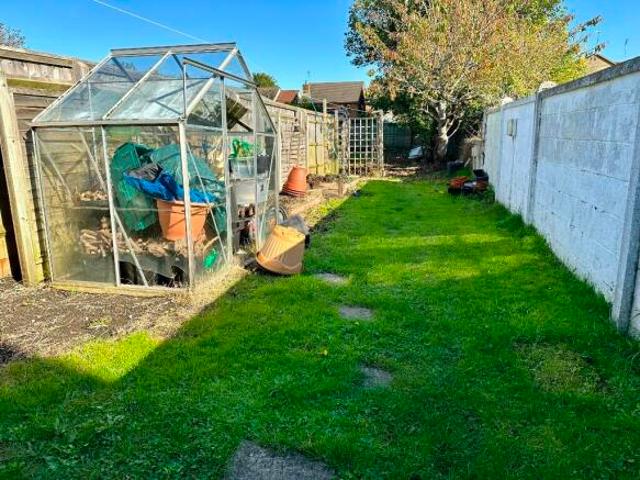 3 bedroom cottage for sale in Hyde Road, Stratton, Swindon, SN2