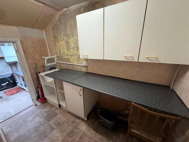 3 bedroom cottage for sale in Ladysmith Road, Queensbury, Bradford, BD13