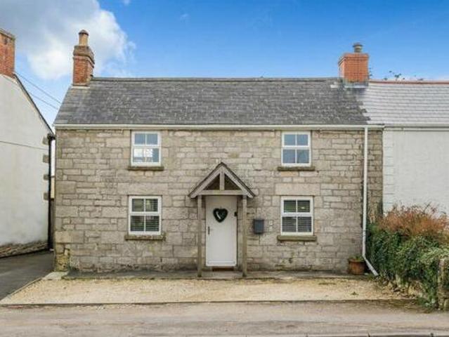 3 Bedroom Cottage For Sale In Large Garden, Parking