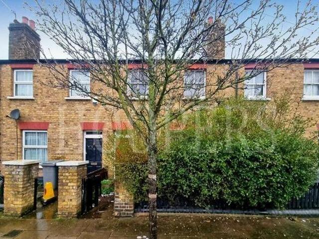 3 Bedroom Cottage For Sale In London