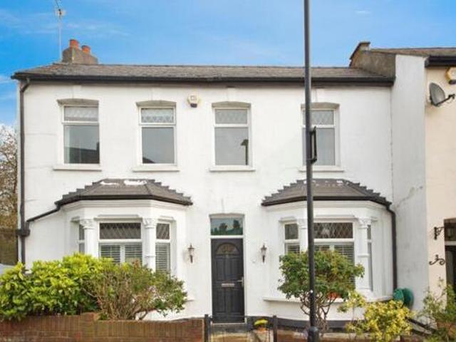 3 Bedroom Cottage For Sale In London