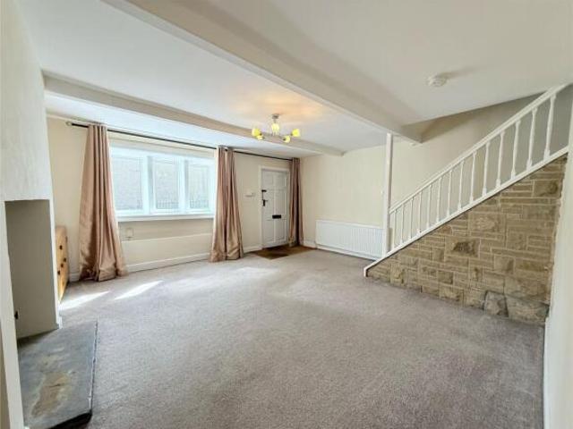 3 bedroom cottage for sale in Lowerhouses Lane, Huddersfield, HD5