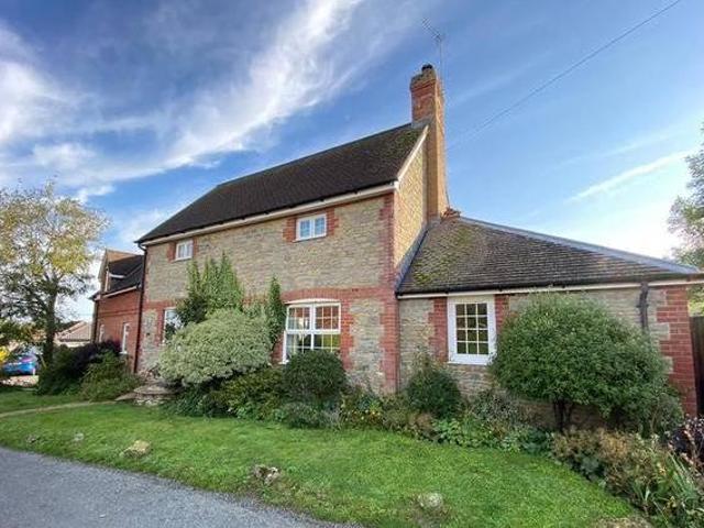 3 bedroom cottage for sale in Pound Lane Gillingham SP8