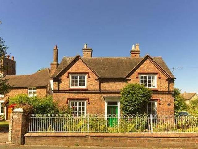 3 bedroom cottage for sale in Queen Street Broseley TF12