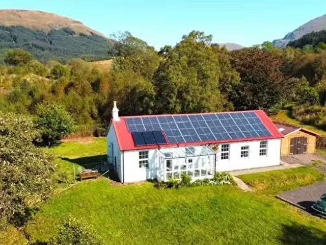 3 Bedroom Cottage For Sale In Railway Cottages, Succoth, Dalma.