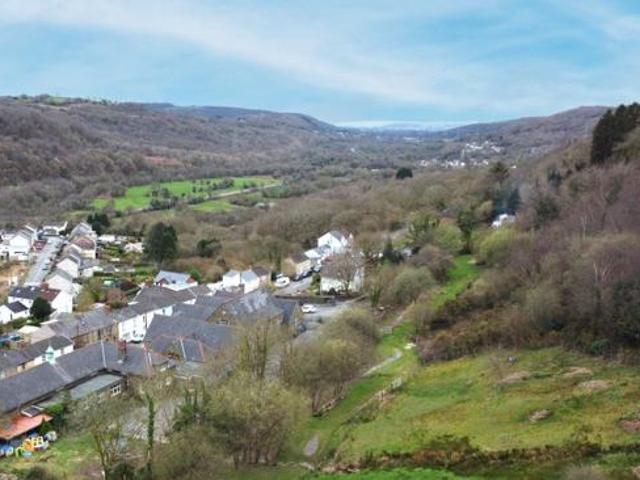 3 Bedroom Cottage For Sale In Swansea